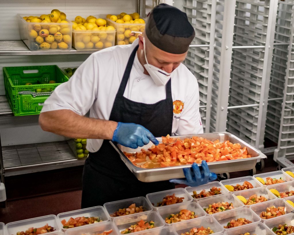 Manchester United to deliver 60,000 meals to NHS staff - Manchester ...